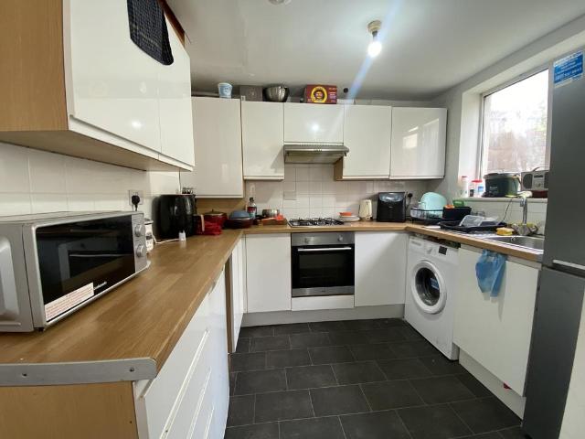 Cromwell Street, Mount Pleasant, Swansea 5 bed house to rent £2,125 pcm £490 pw