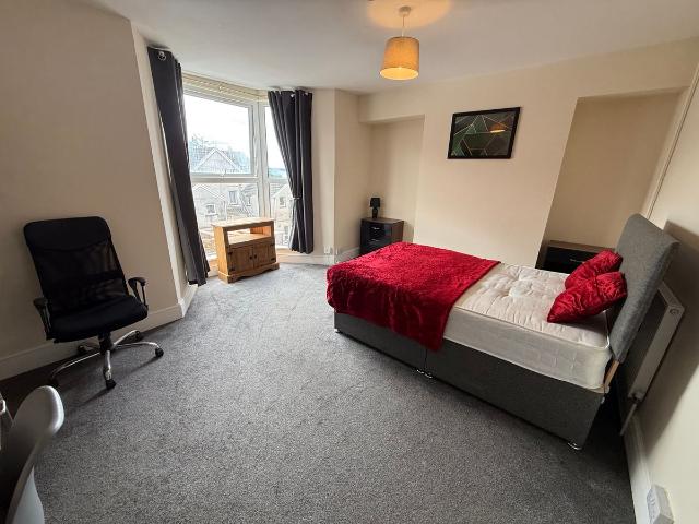 Cromwell Street, Swansea SA1, Room to rent, £400 pcm | PrimeLocation