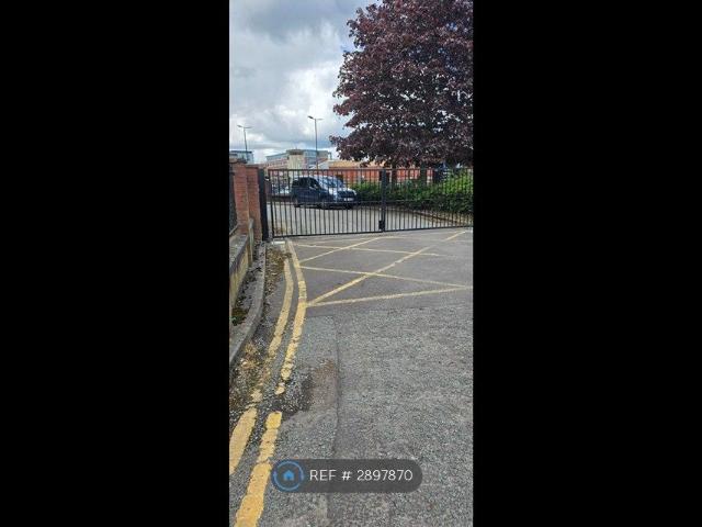 Crook St, Bolton BL3, 2 bed flat to rent, £850 pcm | PrimeLocation