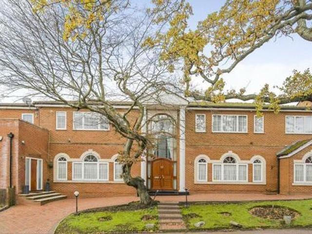 Crooked Usage, Finchley, 7 Bedroom Detached