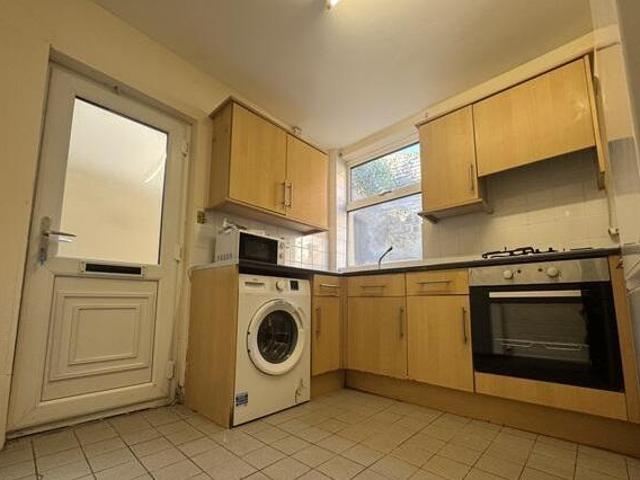 Crookes, Sheffield, 4 Bedroom Flat