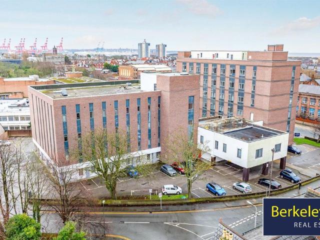 Crosby Gardens, Crosby Road North, Waterloo L22, 2 bed flat to rent, £900 pcm | PrimeLocation