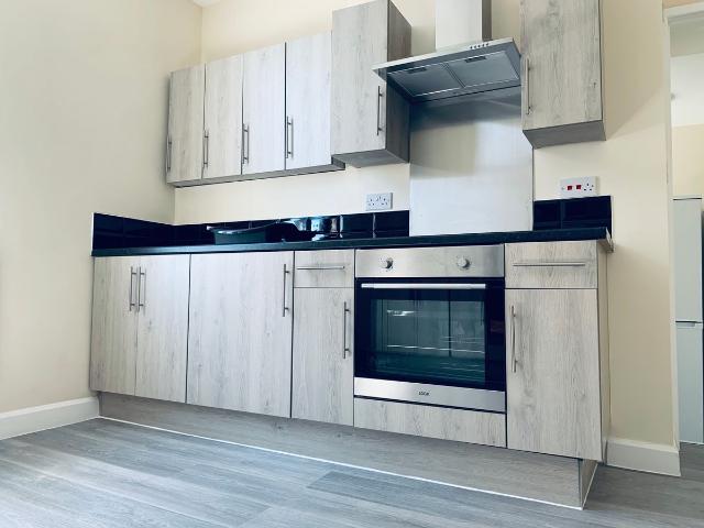 Crosby Street, Stockport SK2, Room to rent, £675 pcm | PrimeLocation