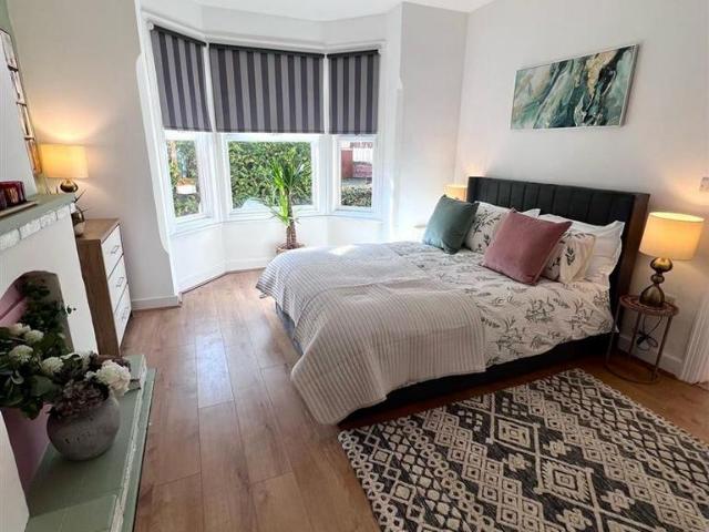 Crosby Road, West Bridgford. 2 bed apartment to rent £1,750 pcm £404 pw