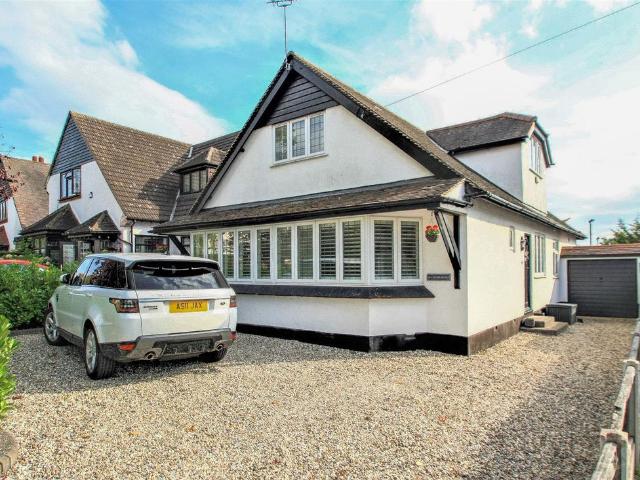 Crosby Road, Westcliff On Sea SS0, 6 bed detached bungalow to rent, £2,800 pcm | PrimeLocation