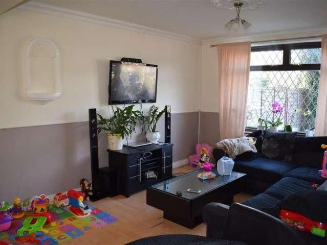 Crosby Road, Dagenham, RM10