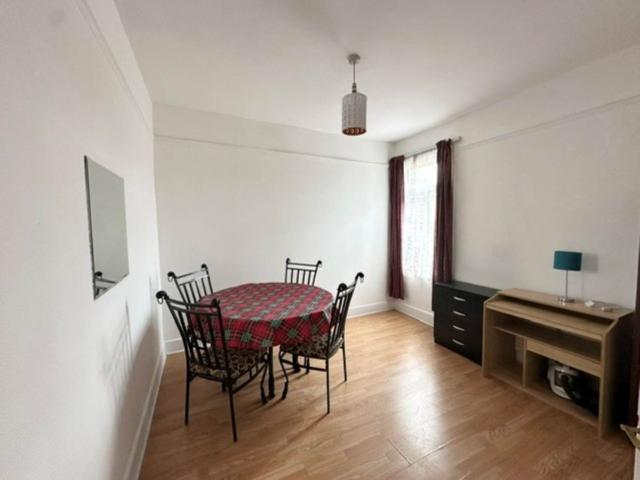 Crosby Road, Forest Gate E7, 2 bed flat to rent, £1,650 pcm | PrimeLocation