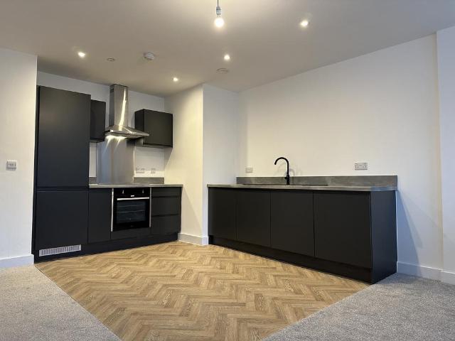 Crosby Road North, Waterloo L22 2 bed apartment to rent £1,050 pcm £242 pw