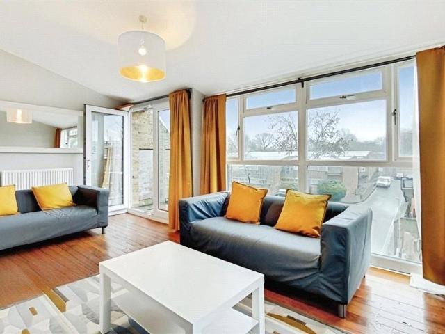Crosby Walk, London SW2, 4 bed maisonette to rent, £3,500 pcm | PrimeLocation