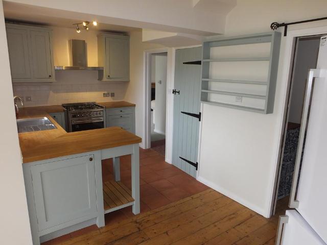 Cross Way, Lewes BN7 4 bed semi detached house to rent £2,550 pcm £588 pw
