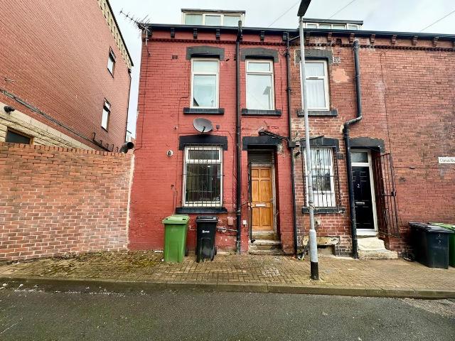 Cross Woodview Street, Leeds LS11, 2 bed terraced house to rent, £800 pcm | PrimeLocation
