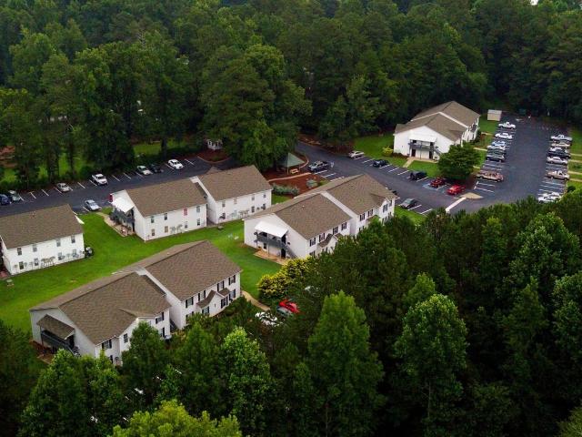Cross Creek Apartments 1 Bedroom Apartment for Rent at 116 Brock St, Carrollton, GA 30117