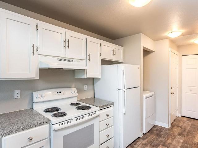 Cross Creek Apartments 2 Bedroom Apartment for Rent at 4160 124th Ave Se, Bellevue, WA 98006