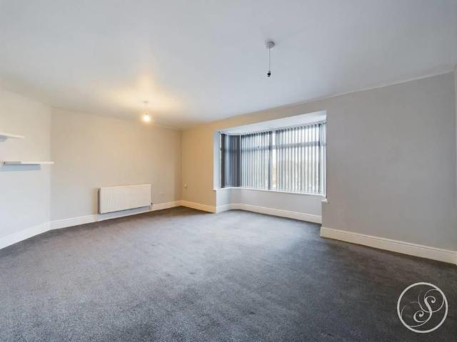 Cross Gates Road, Leeds LS15, 2 bed flat to rent, £950 pcm | PrimeLocation