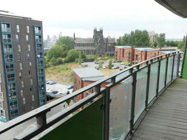 Cross Green Lane, Echo Central Two, Leeds, 2 Bedroom Flat