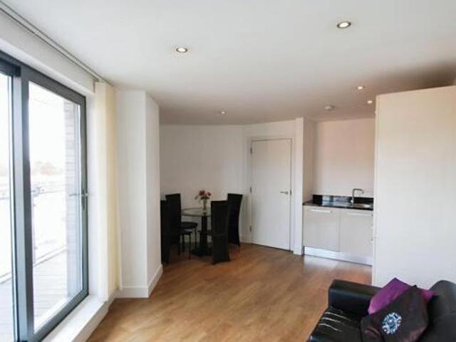 Cross Green Lane, Echo Central Two, Leeds, 2 Bedroom Flat