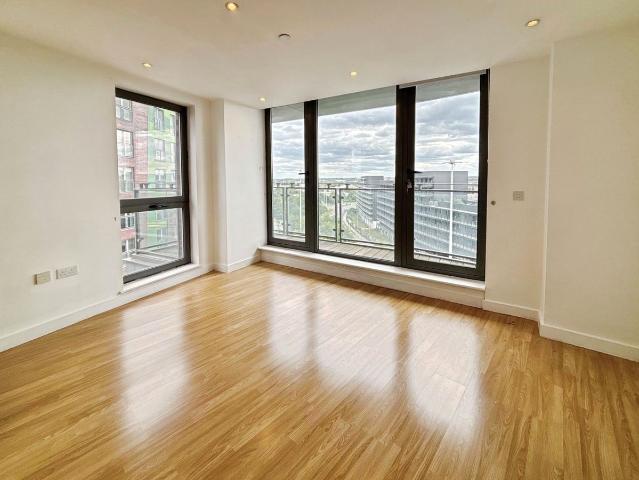 Cross Green Lane, Leeds, West Yorkshire LS9, 2 bed flat to rent, £950 pcm | PrimeLocation