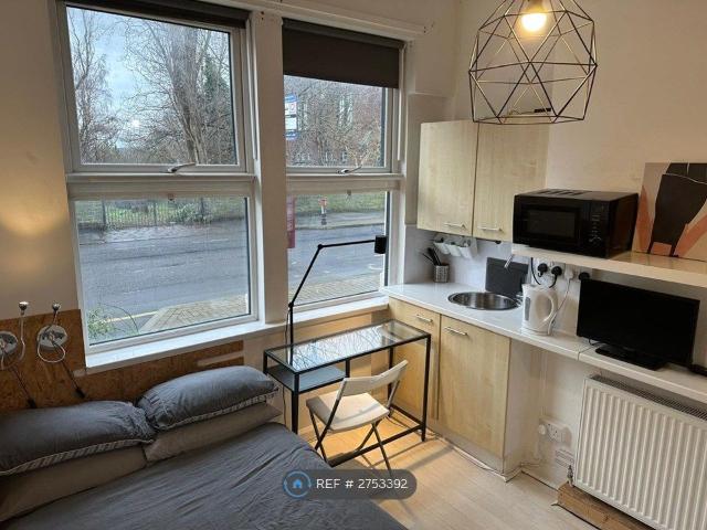 Cross Green, Leeds LS9, Studio to rent, £690 pcm | PrimeLocation