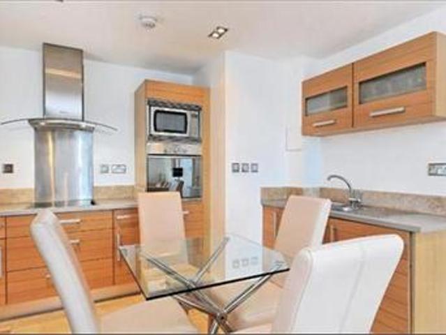 Cross Harbour, South Quay, Canary. 1 bed flat to rent £1,993 pcm £460 pw