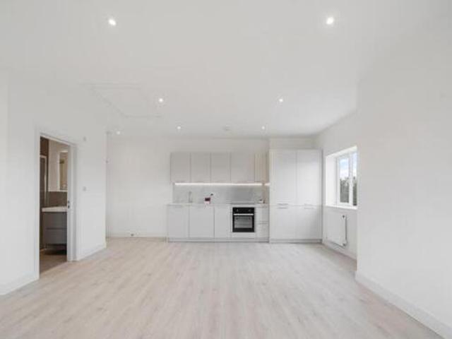 Cross Keys Close, Edmonton, Studio Apartment For