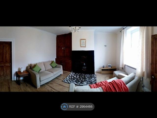 Cross Lane, Huddersfield HD4, 2 bed terraced house to rent, £699 pcm | PrimeLocation