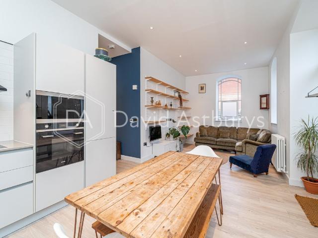 Cross Lane, London N8, 2 bed flat to rent, £2,700 pcm | PrimeLocation
