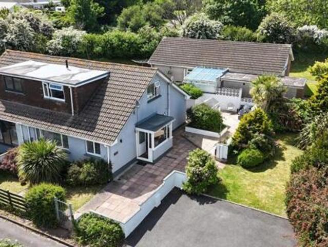 Cross Park, Pennar, 3 Bedroom Semi detached