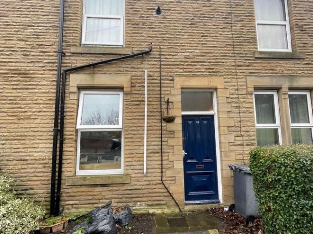 Cross Park Street, Batley WF17, 2 bed terraced house to rent, £750 pcm | PrimeLocation