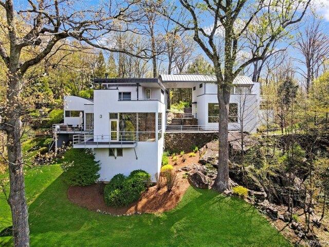 Cross Pond Rd, Pound Ridge, Home For Sale