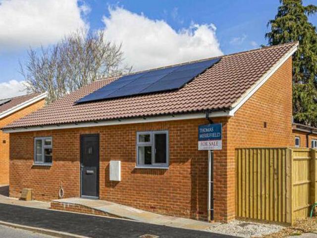 Cross Road, Cholsey, 2 Bedroom Detached