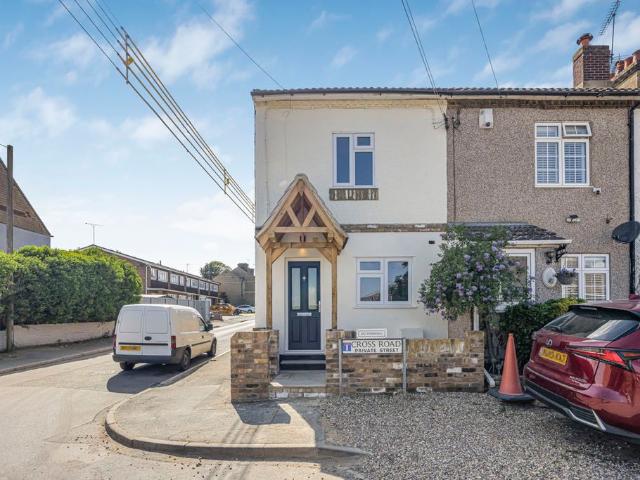 Cross Road, Dartford DA2, 3 bed property to rent, £2,200 pcm | PrimeLocation