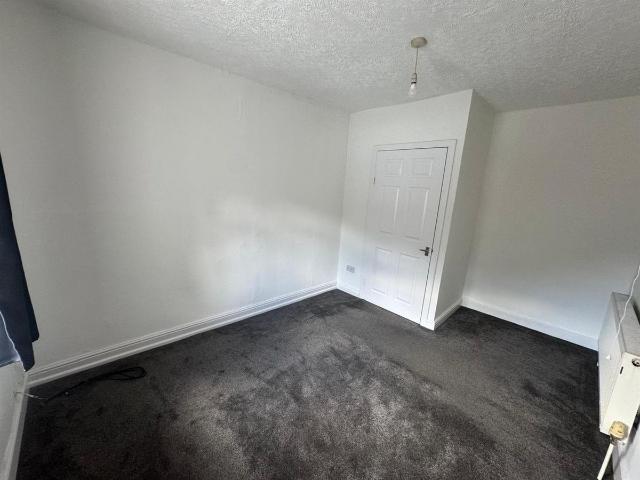 Cross Roads, Keighley BD22, 3 bed terraced house to rent, £775 pcm | PrimeLocation