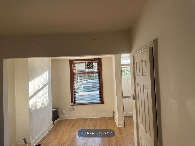 Cross St, Kettering NN16, 2 bed terraced house to rent, £875 pcm | PrimeLocation