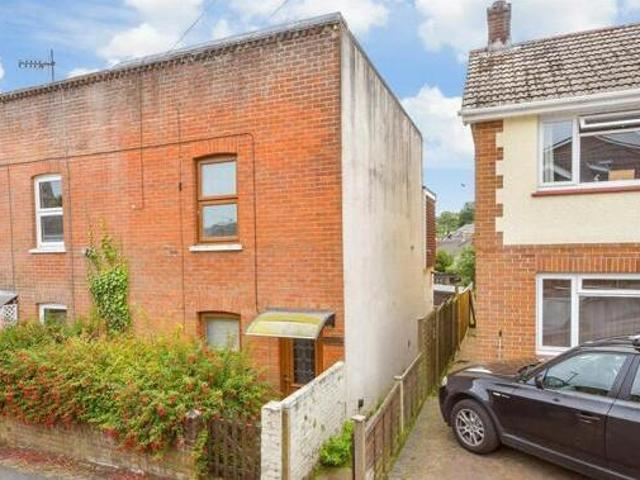 Cross Street, Brading, 2 Bedroom Semi detached