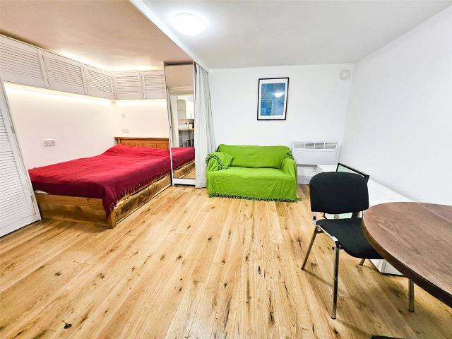 Cross Street, Bristol, Somerset BS15, Studio to rent, £1,000 pcm | PrimeLocation