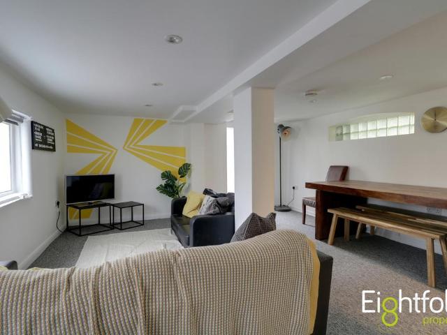 Cross Street, Hove 7 bed terraced house to rent £4,246 pcm £980 pw