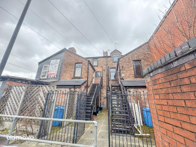Cross Street, Sale M33, 3 bed flat to rent, £1,250 pcm | PrimeLocation