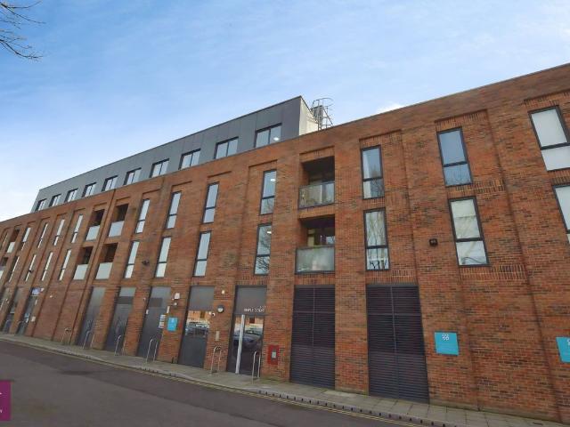 Cross Street, Sale M33, 2 bed flat to rent, £1,450 pcm | PrimeLocation