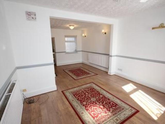 Cross Street, Staffordshire, Burton upon Trent, DE14