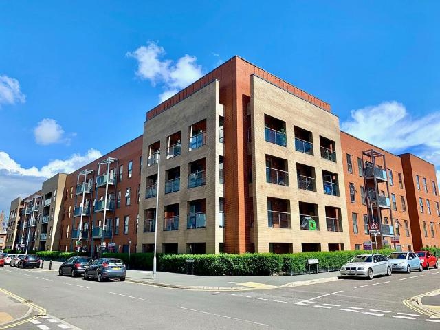 Cross Street, Portsmouth PO1 2 bed apartment to rent £1,475 pcm £340 pw