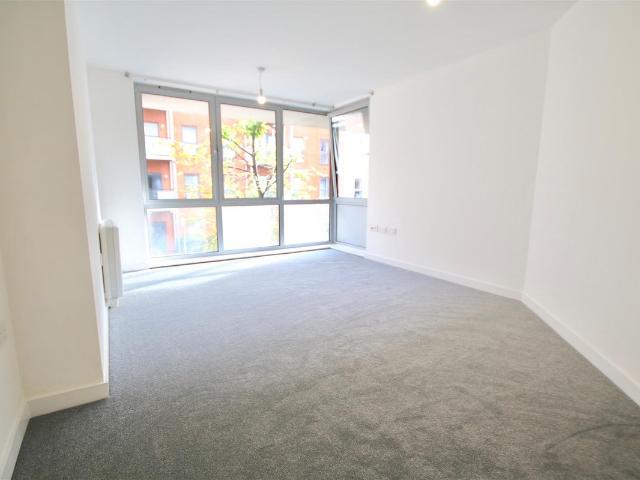Cross Street, Portsmouth PO1, Studio to rent, £900 pcm | PrimeLocation