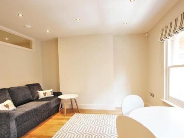 Cross Street, Reading, 1 Bedroom Flat