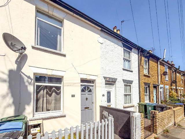 Cross Street, Watford WD17, 2 bed terraced house to rent, £1,650 pcm | PrimeLocation