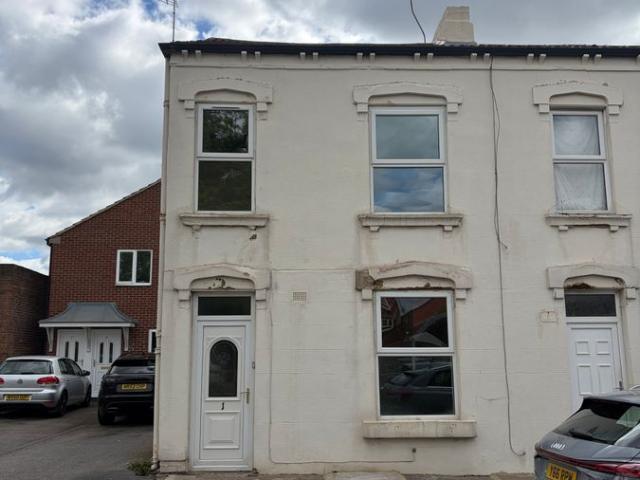 Cross Street, Wakefield WF4, 3 bed terraced house to rent, £895 pcm | PrimeLocation