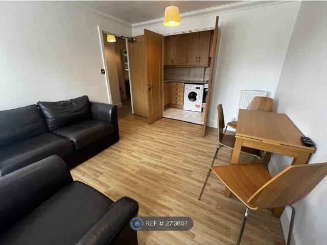 Cross Street, Winchester SO23, 3 bed flat to rent, £1,716 pcm | PrimeLocation