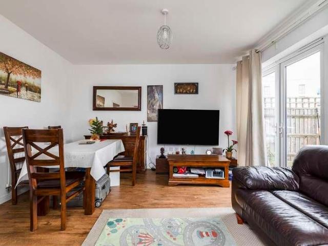 Crossness Road, Barking, IG11