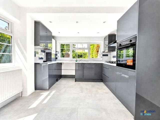 Crossbrook Street, Cheshunt, Waltham Cross EN8, 4 bed terraced house to rent, £2,650 pcm | PrimeLocation
