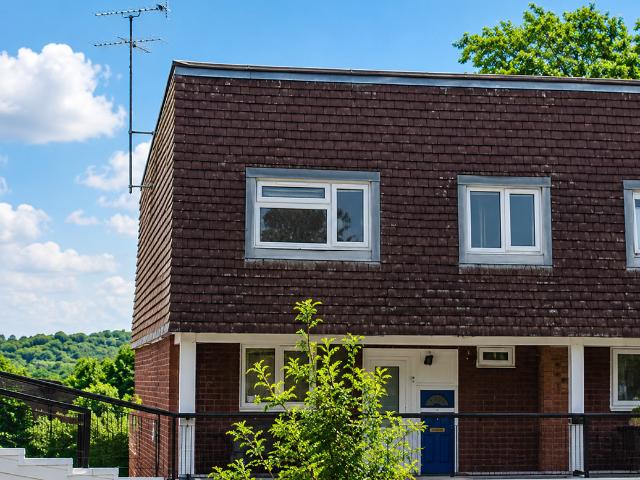 Crossfield, Fernhurst GU27, 3 bed maisonette to rent, £1,400 pcm | PrimeLocation