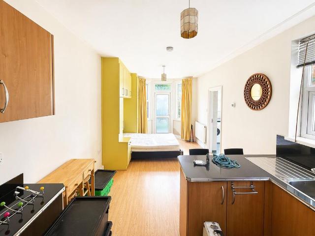 Crossfield Road, Turnpike Lane N17, Studio to rent, £1,300 pcm | PrimeLocation