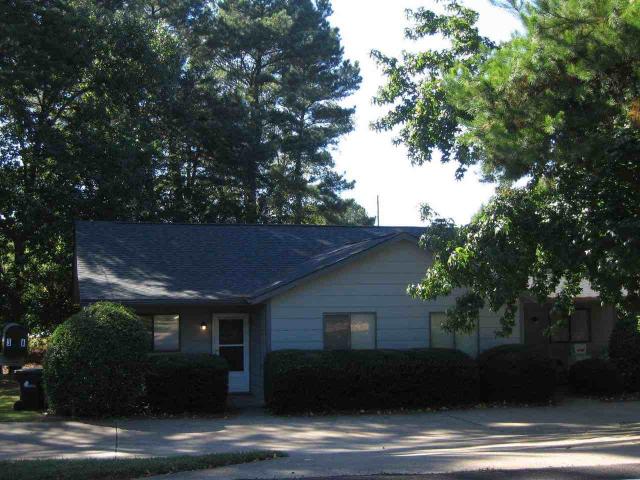 Crossgate Duplexes 2 Bedroom Apartment for Rent at 4473 Oakwood Rd, Oakwood, GA 30566